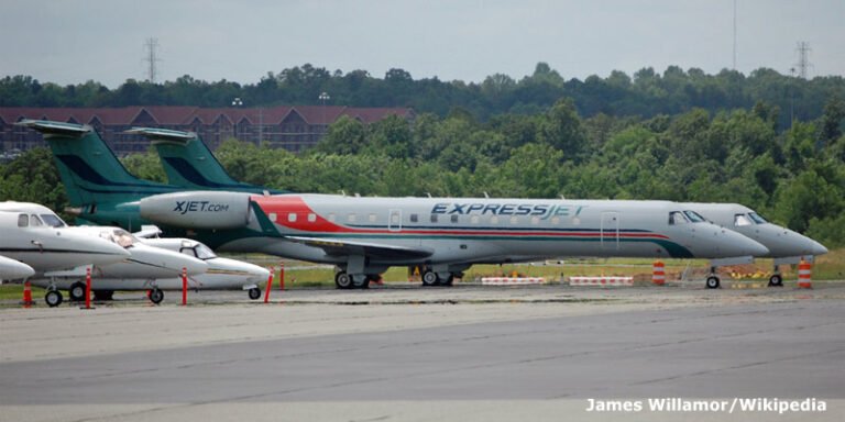 ExpressJet Goes Bankrupt in Wake of Split From United Airlines