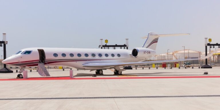 Qatar Executive takes delivery of world's first two Gulfstream G700 ...
